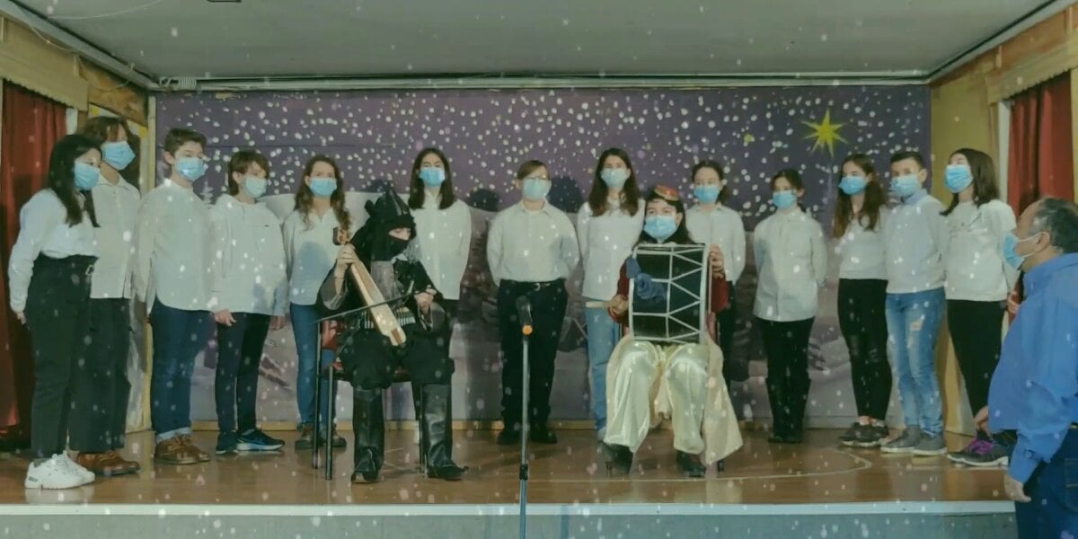 Ποντιακά κάλαντα από το 9ο Δημοτικό Κατερίνης (video)