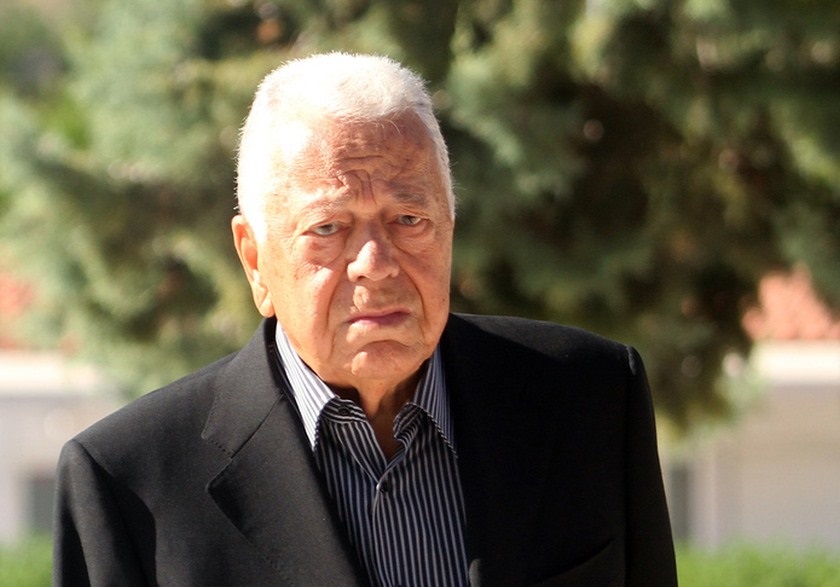 Πέθανε ο εκδότης Γιώργος Μπόμπολας