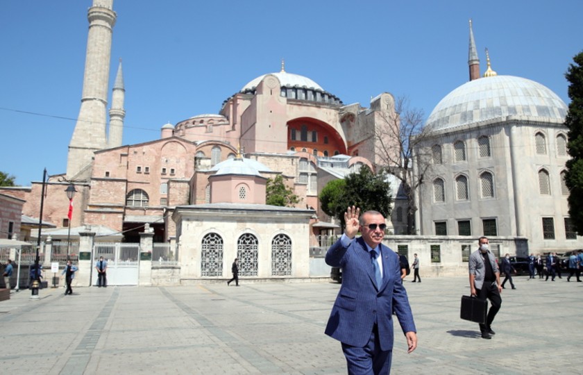 Μισαλλόδοξο κήρυγμα Ερντογάν για την Άλωση της Πόλης και την Αγια-Σοφιά