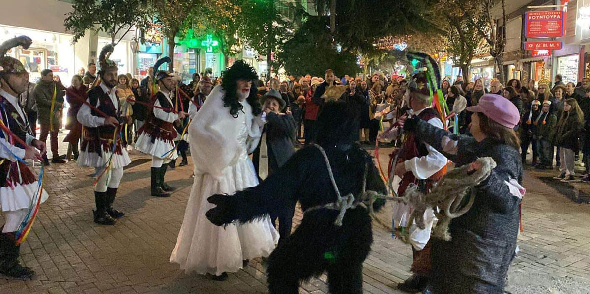 Ποντιακή Θεατρική Σκηνή Πιερίας: Οι Μωμόγεροι που ξεσήκωσαν το Πλατύ ...